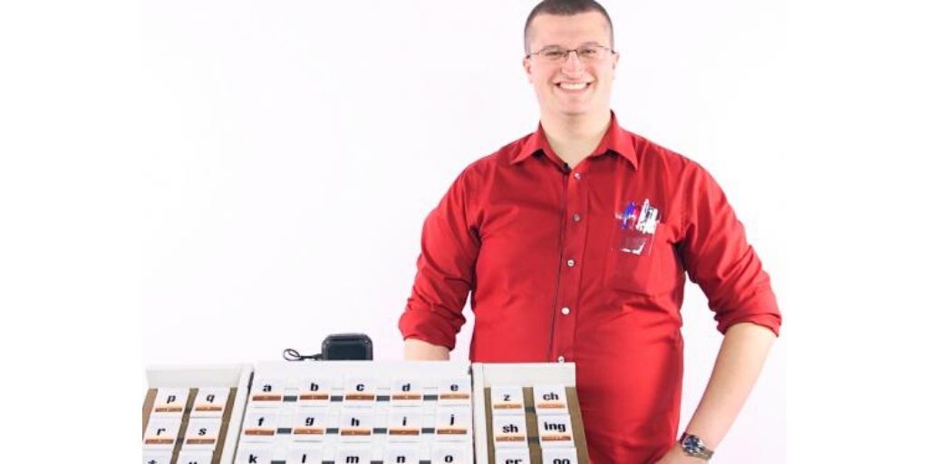 Man creates device to help blind people learn Braille | Patient Innovation