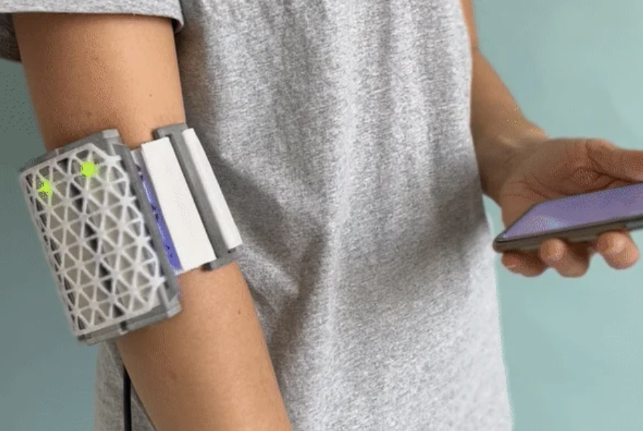 Emplastrum, a new device for treating skin conditions from home ...